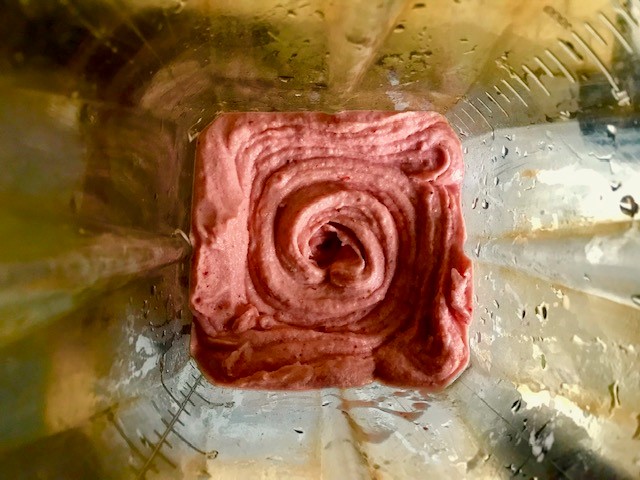 Strawberry Fronana Sundaes – The Fun Food Feed